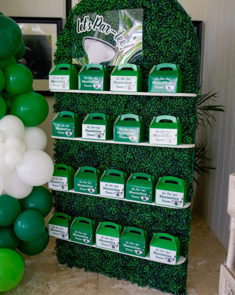 Faux Grass Favor Wall – Jaria's Parties & Events